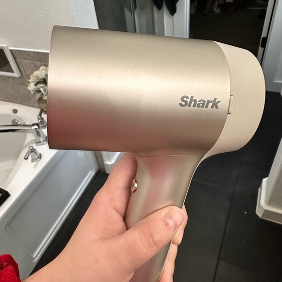 Shark | Accessories | Shark Hyper Air Hair Dryer With 3 Attachments ...